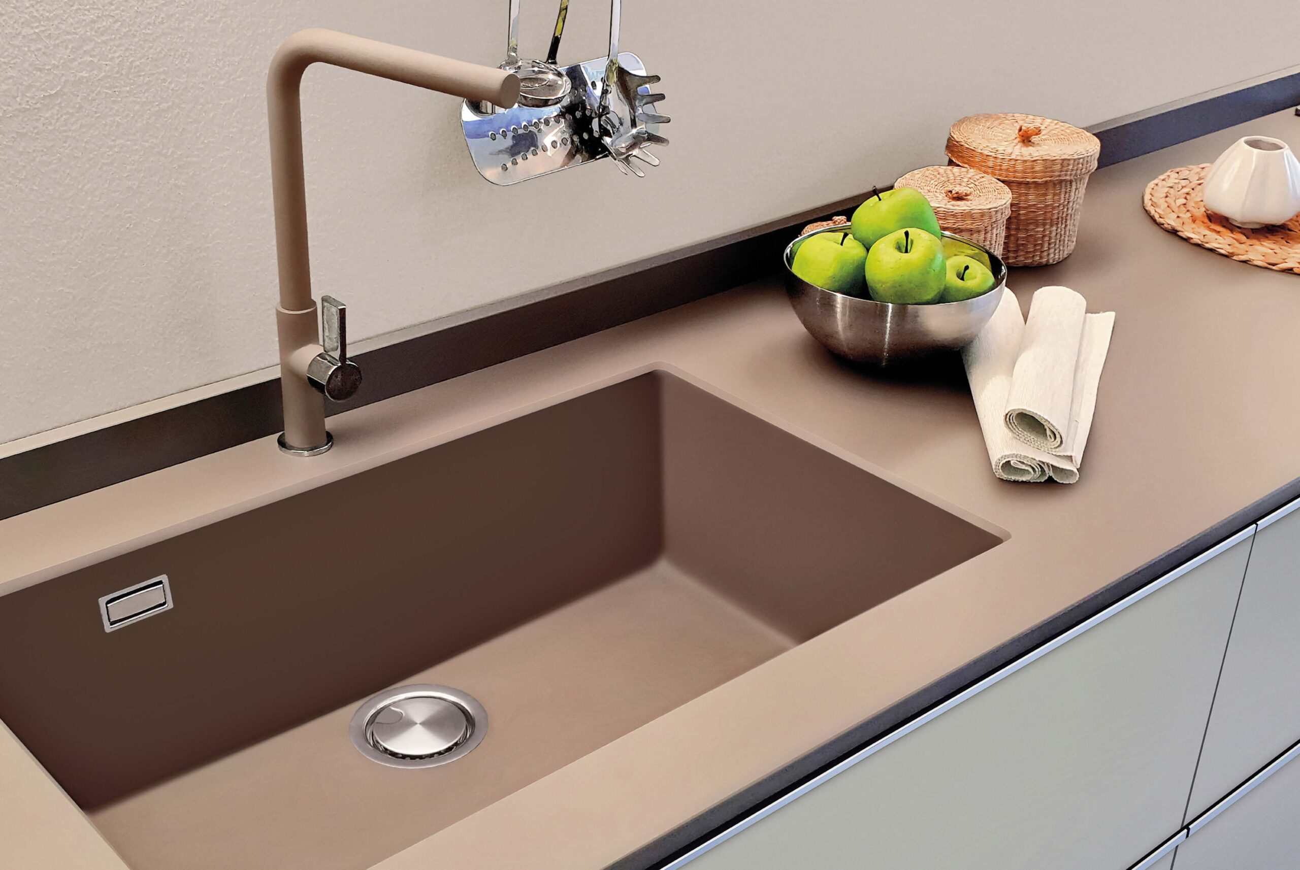 The advantages of the sink integrated with the worktop